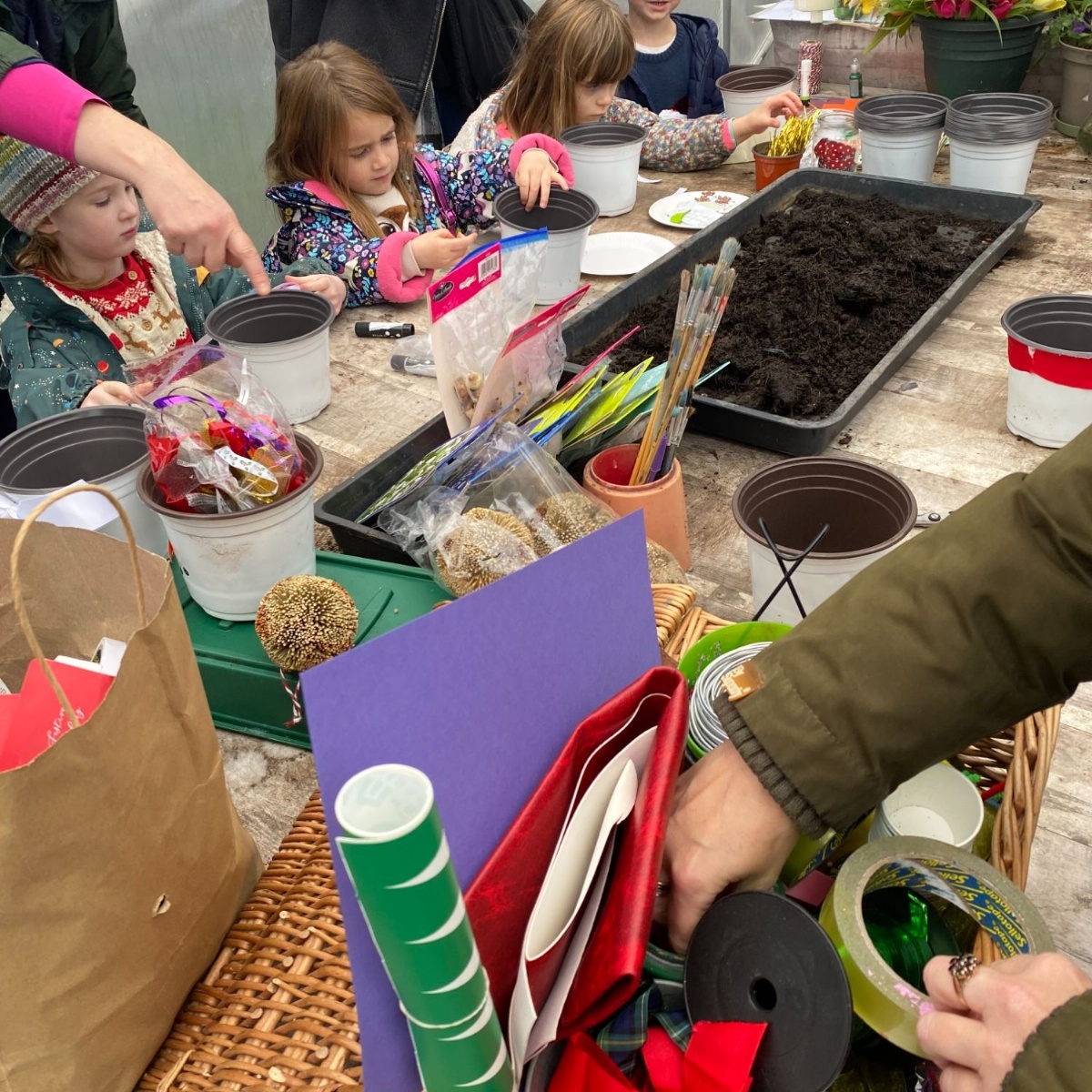 Rockmount Primary School - Seasonal crafts at Community Club December 1st